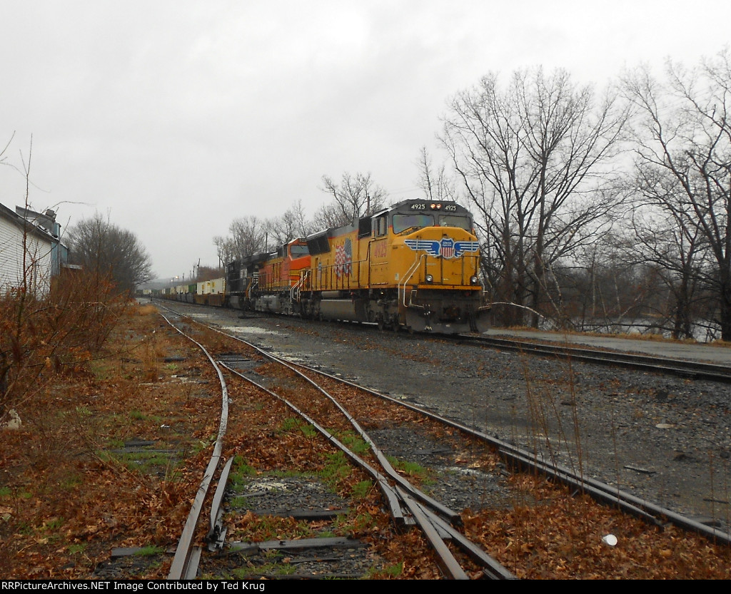 UP 4925, BNSF 5233 & NS 8341